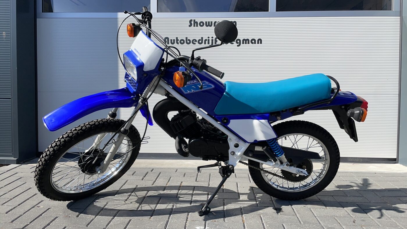 Honda MT5 AD01 (1990) - Honda M Onderdelen
