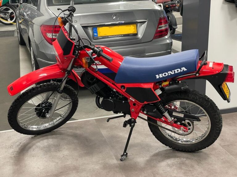 4-delig kappenset compleet als restauratieset Honda MT5 AD01 R134 1986 ...