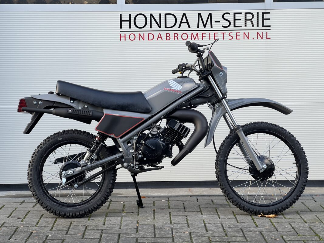 Honda MT5 Special Nardo Grey NIEUW! - Honda M Onderdelen