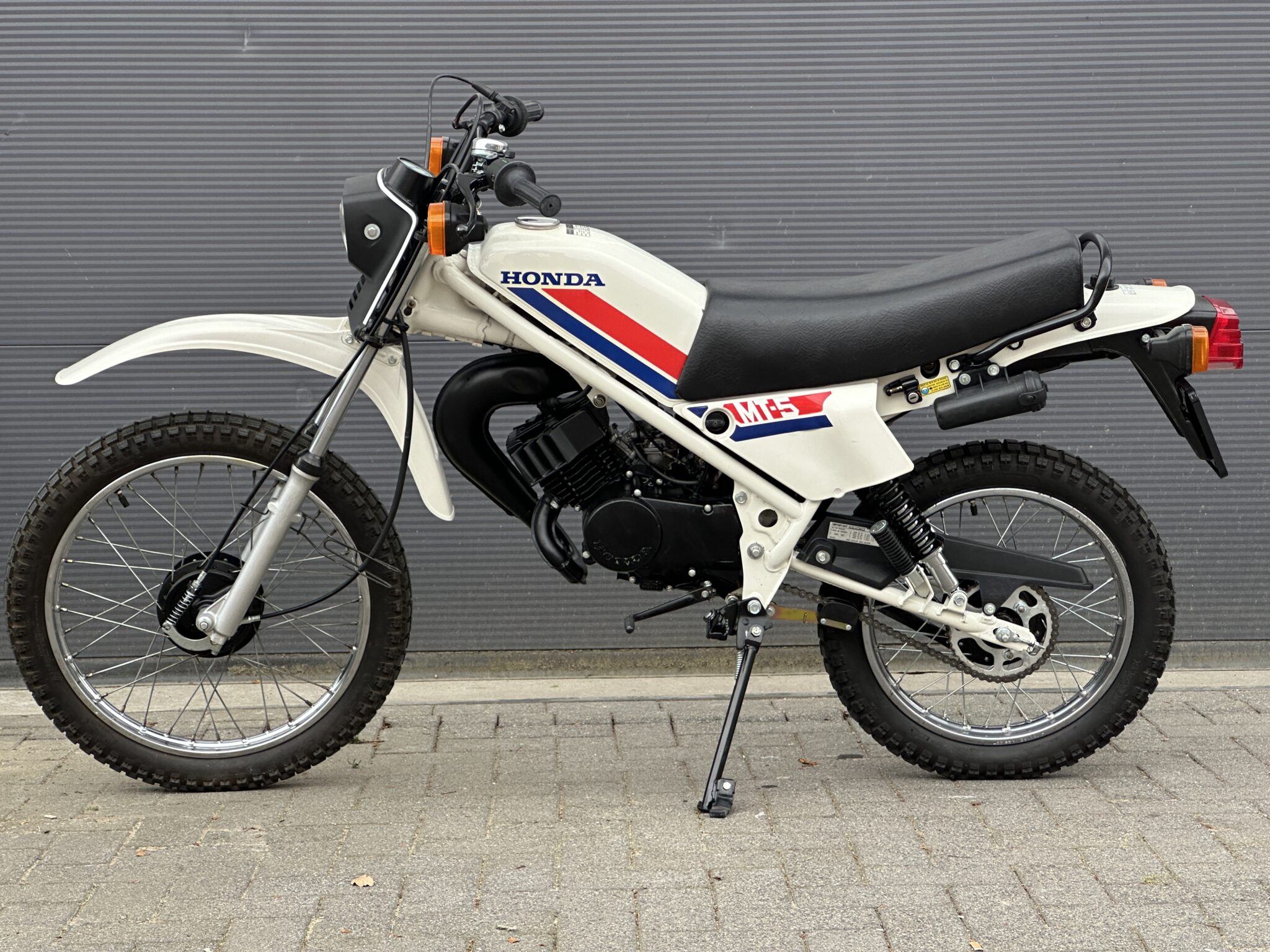 Super mooie originele Honda MT5 NH24 - Honda M Onderdelen
